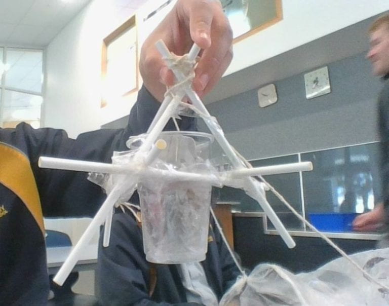 Egg parachute experiment – Titan/Toroa – Tamaraeroa @ Hornby High